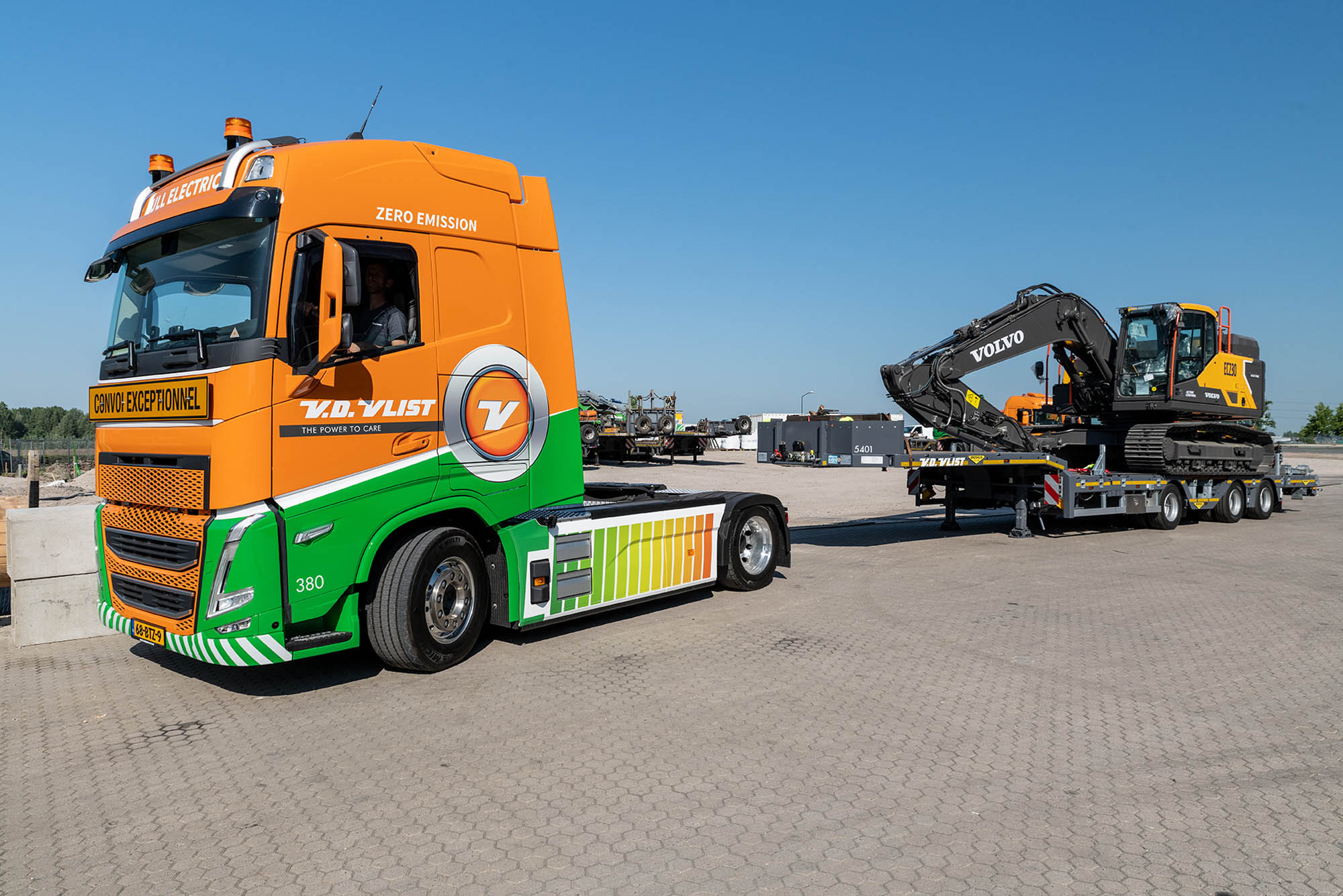 Van der Vlist zet Volvo FH Electric in voor zwaartransport